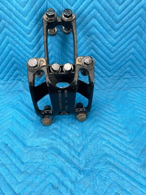 Freightliner Cascadia 126 Front Cab Support Mounting Bracket 2022 OEM ...