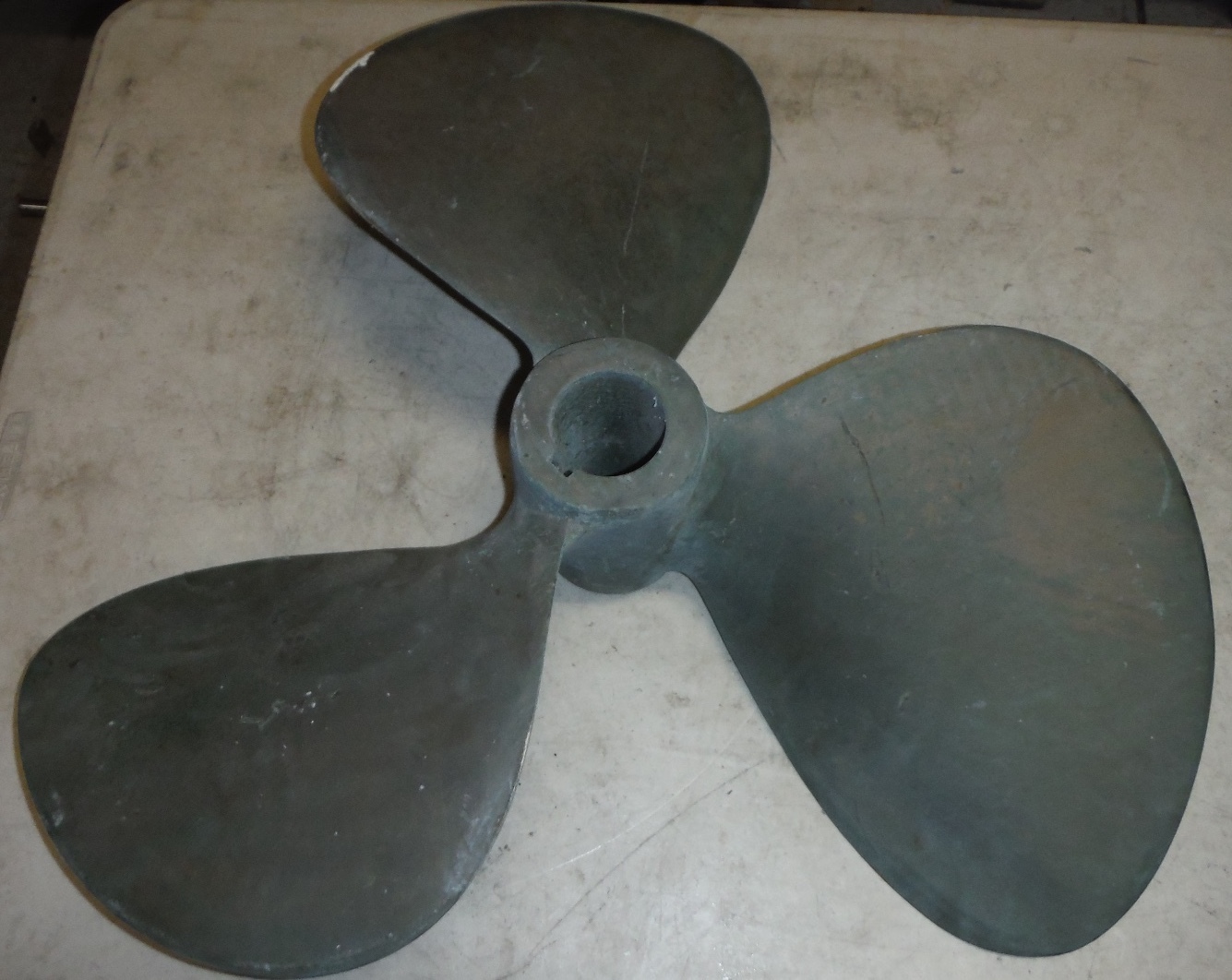 27 X 28 BRONZE 3 Blade RH Propeller 2-1/4” Bore Prop Inboard Wheel ...