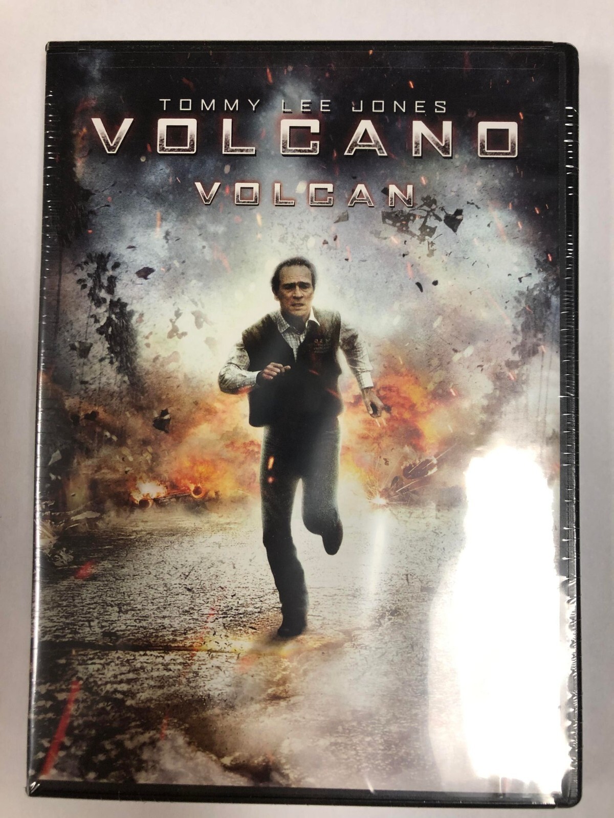 Volcano (Tommy Lee Jones) - DVD - Brand New BILINGUAL 13+ 24543755913| eBay