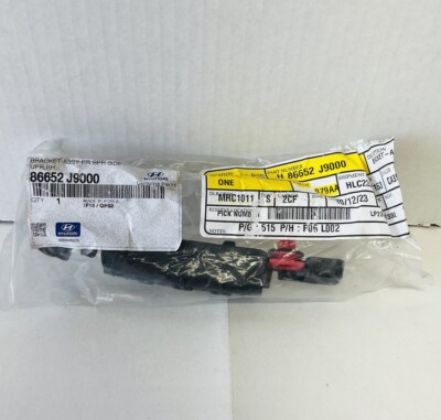 OEM NEW HYUNDAI 2018-21 Kona Rr Bumper Retainer Bracket Upper RH 86652 ...