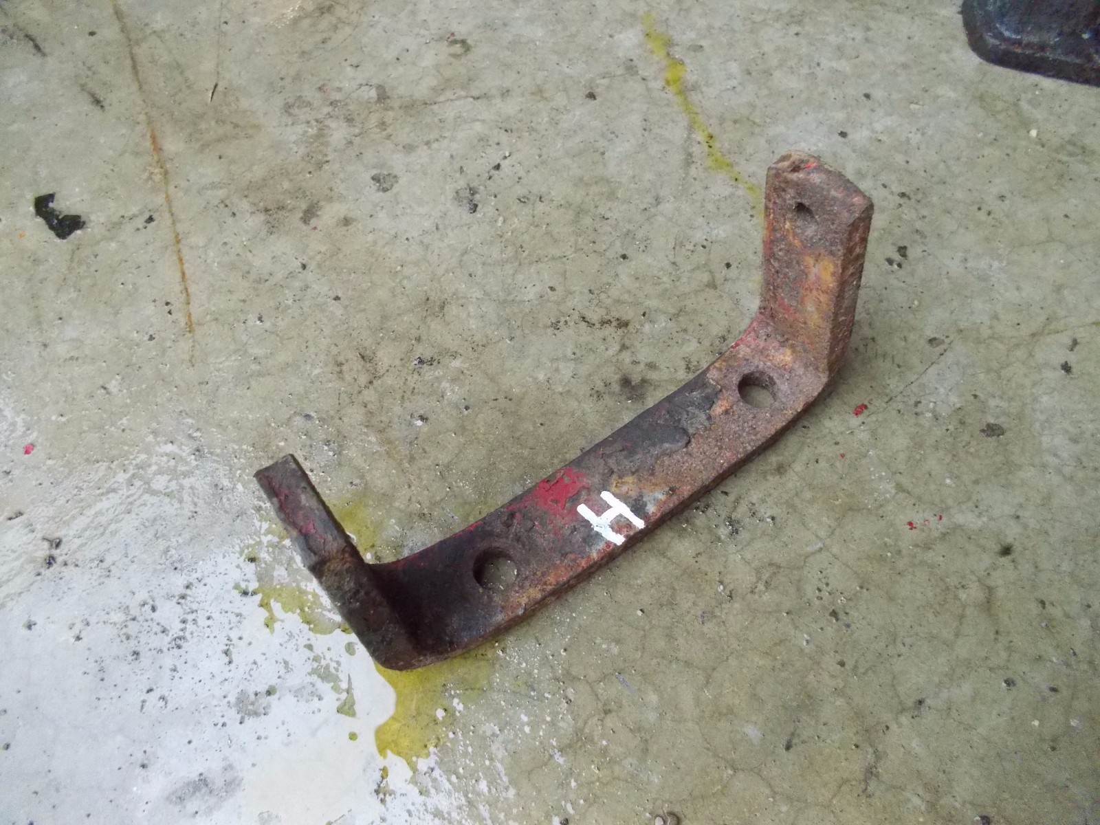 Farmall IH H Early Super H tractor generator main brace bracket to ...