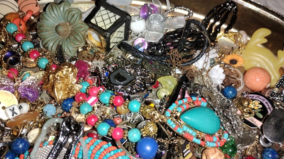 Junk Drawer Lot 2lbs Unsearched Jewelry+Other Items Brooches random ...
