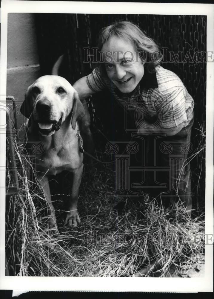Daniel Radcliffe Dog Walker