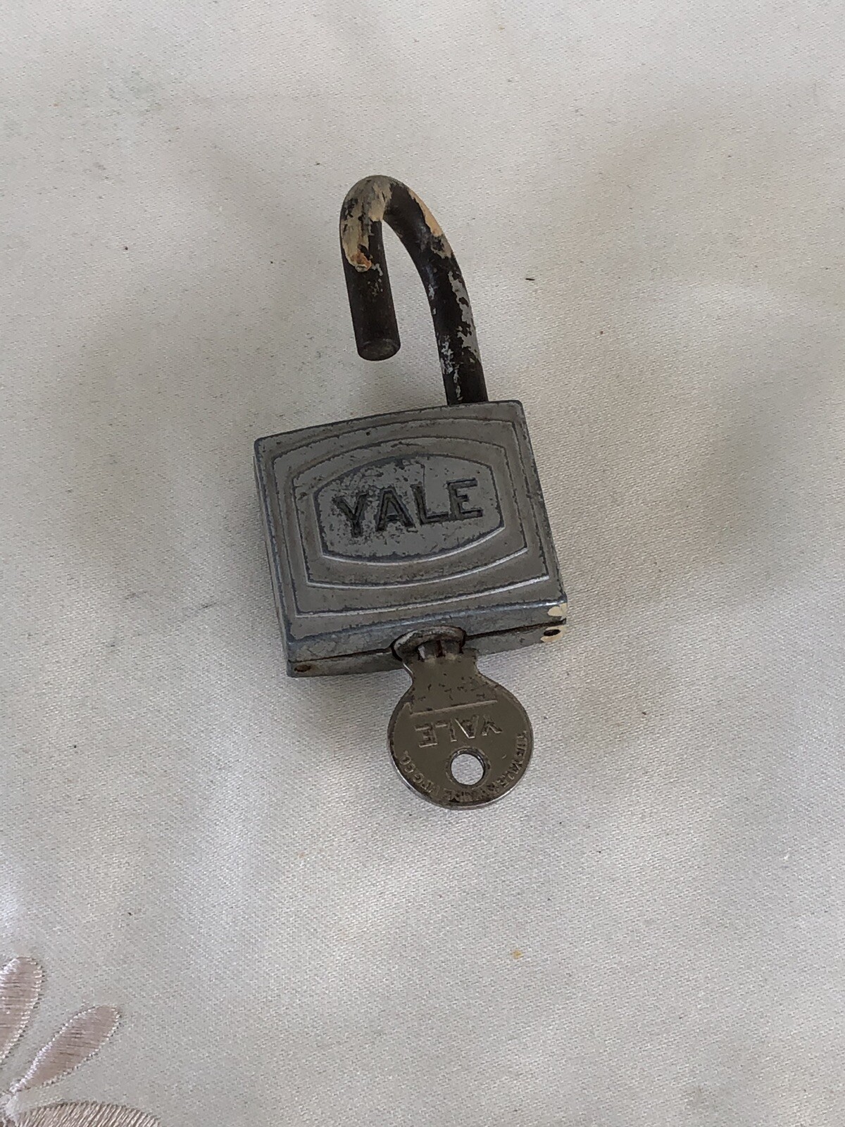 VINTAGE YALE PADLOCK WITH KEY- YALE & TOWNE MFG CO Y&T LOCK STAMFORD CT ...