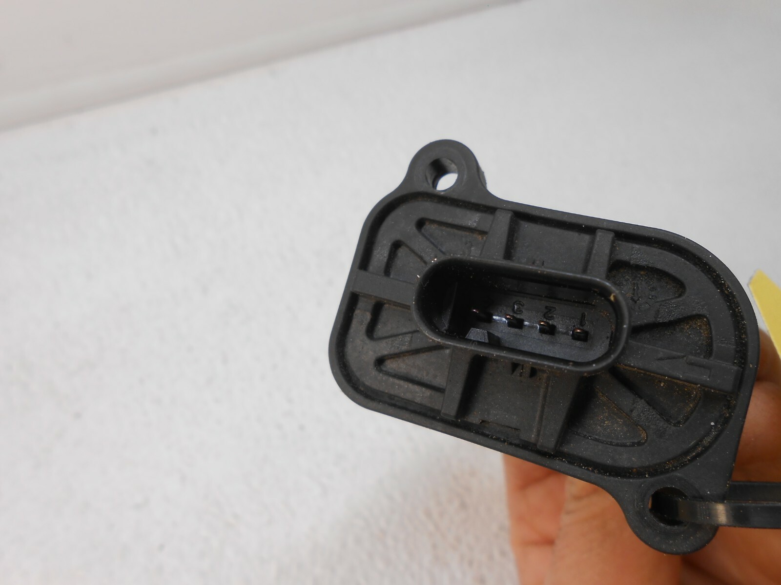 12-19 BMW X3 X4 X5 F25 2.0L SUV. Air Flow Sensor OEM 7602038 / ...