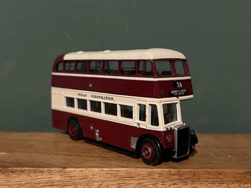 EFE 16101 1:76 Wigan Corporation Leyland Titan PD2 Highbridge Model Bus ...