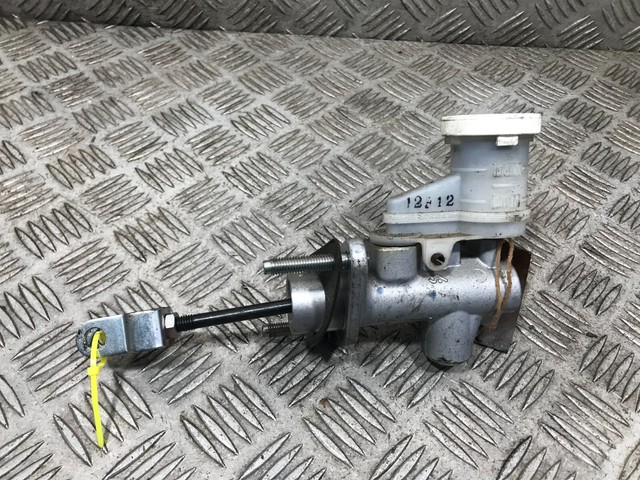 Mitsubishi L200 Master Cylinder Clutch Assembly 2345A053 for sale ...