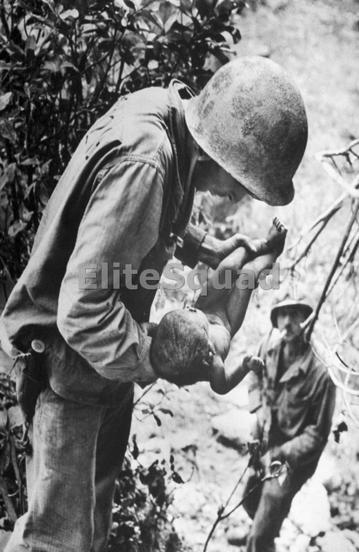 WW2 Picture Photo US Marine save Japanese baby parents committed ...