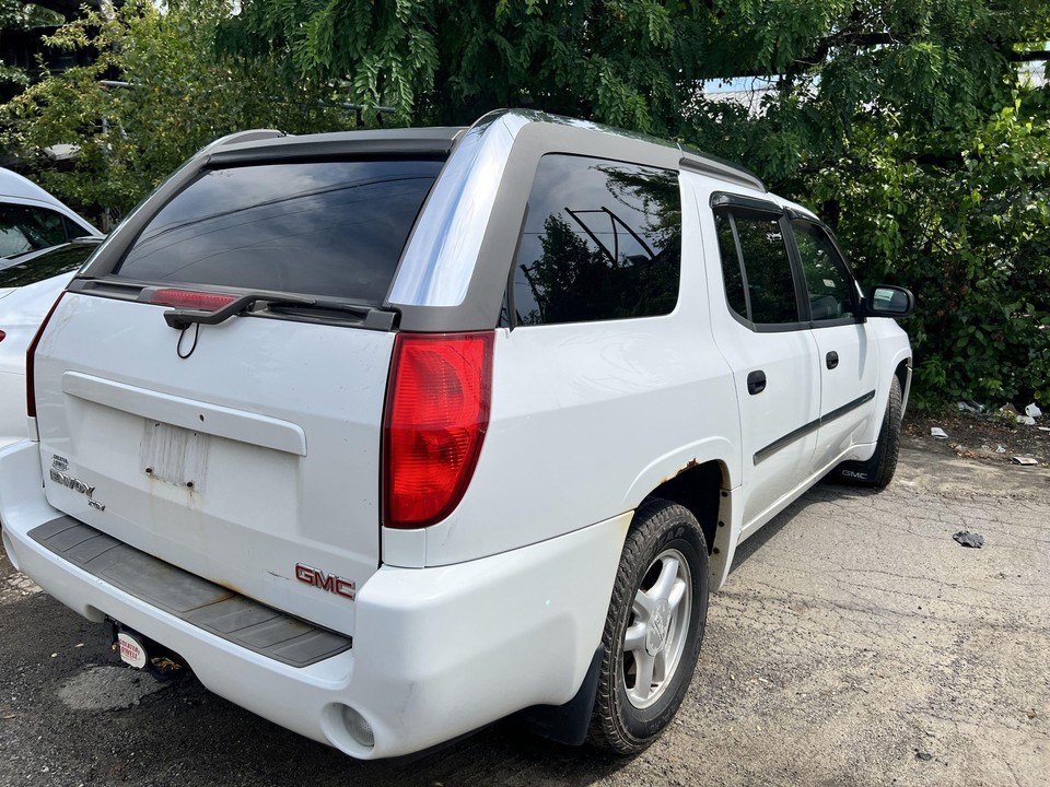 Hood GMC ENVOY XUV 04 05 | eBay