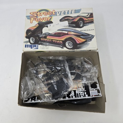 MPC Street Fever Vette Molded In Black Scale 1:25 Model Kit Vintage ...