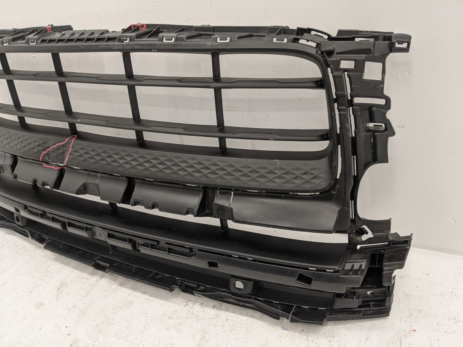 Porsche Macan 95B Front Bumper Center Grille 95B807683BQ 2019 2020 Oem ...