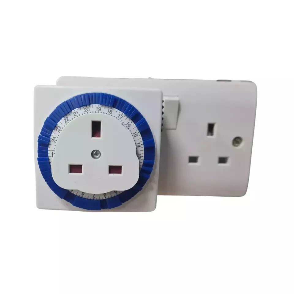 24 Hour Segment Timer Clock Socket UK 3PIN Mains Plug In Timer Switch ...