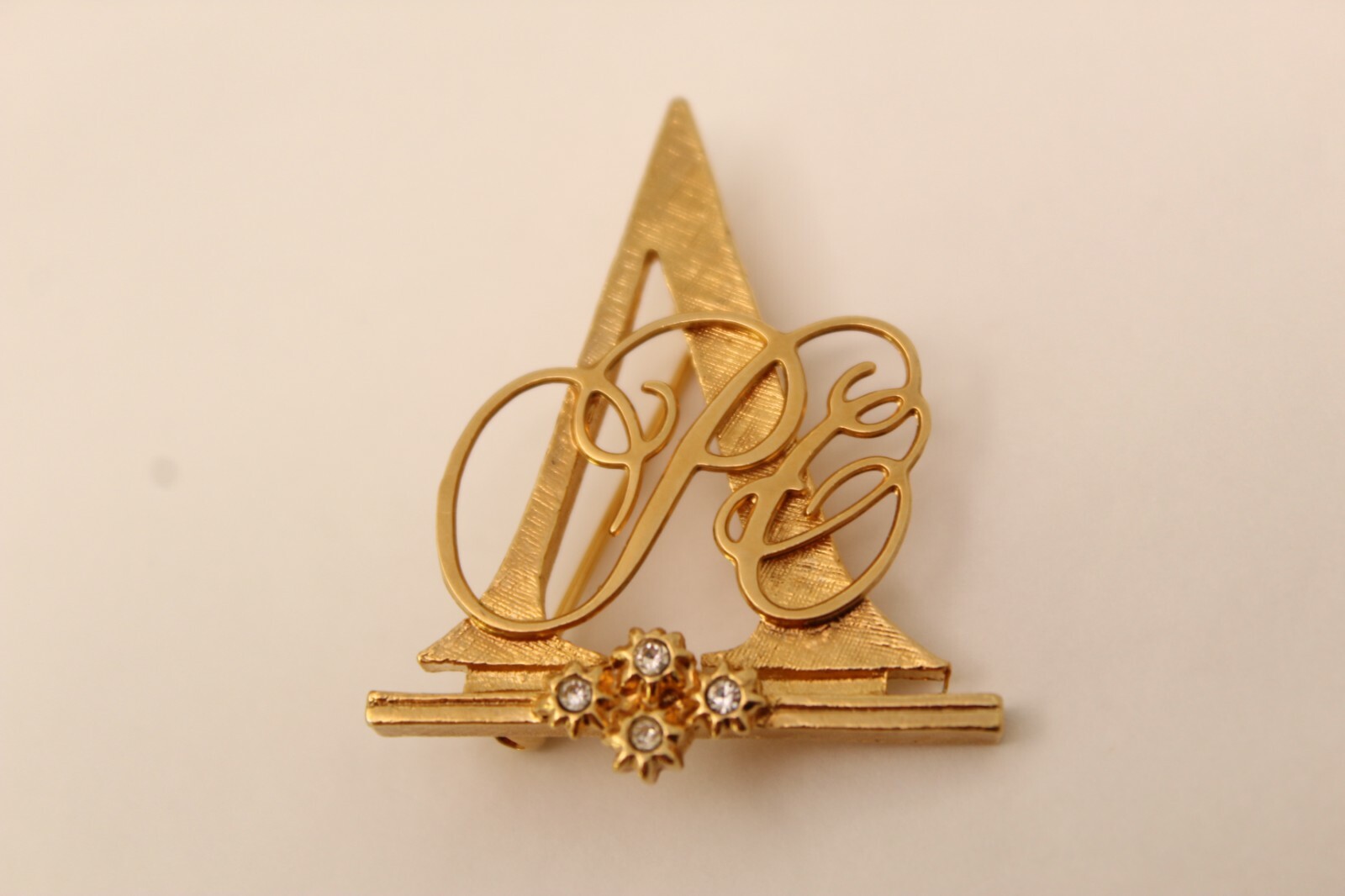 Beautiful Vintage Signed AVON Goldtone Letter A Presi… - Gem