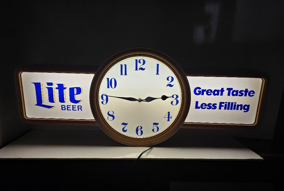 Vintage Working Miller Lite Lighted Bar Sign and Clock - In mint ...