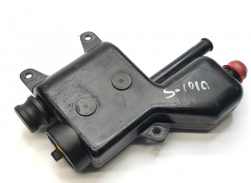 1405788 1461351 1894289 For SCANIA Power Steering Oil Reservoir Truck ...