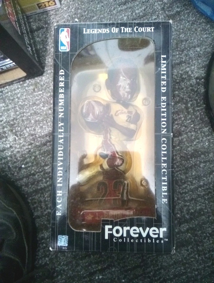 2003 LEBRON JAMES WHITE JERSEY SHOOTING ROOKIE BOBBLEHEAD CLEVELAND ...