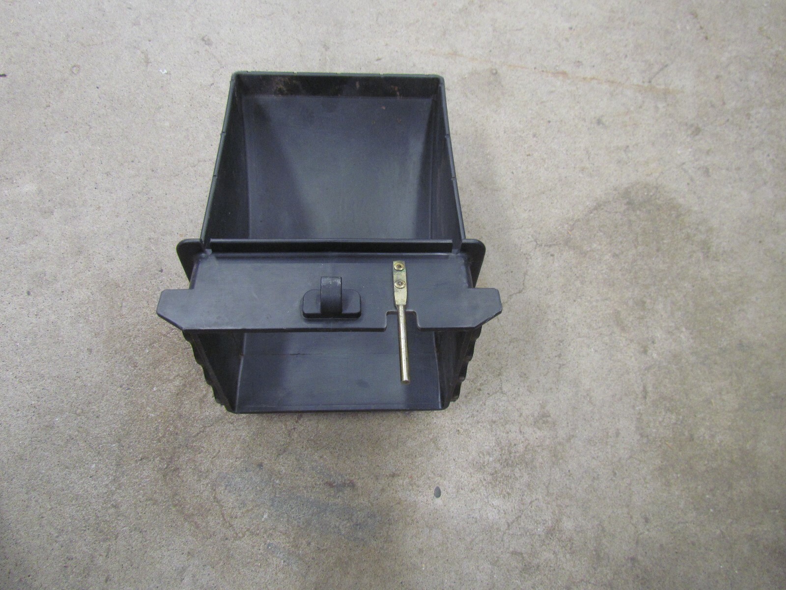 Troy Bilt chipper Deflector Assm part numbers 1763938, 1769637 | eBay