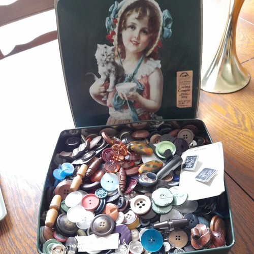 LARGE VINTAGE TIN OF VINTAGE BUTTONS 2.5 KILOS | eBay UK