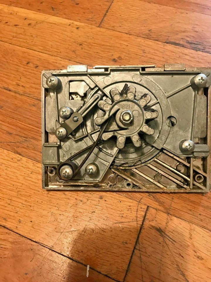 Coin Mechanism Komet 25 cent Bulk Vending Gumball Candy Toy Capsule ...