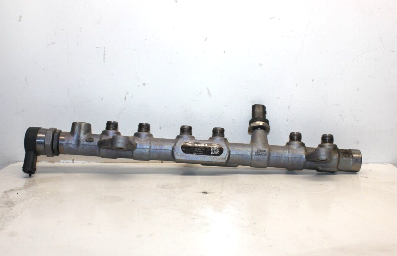 Genuine Mopar Fuel Rail 68447760AA OEM FOR RAM 2500 3500 (B71) | eBay
