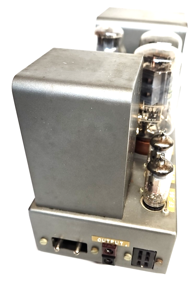 Quad 22 control unit with Quad ii monoblock valve amplifier with ...