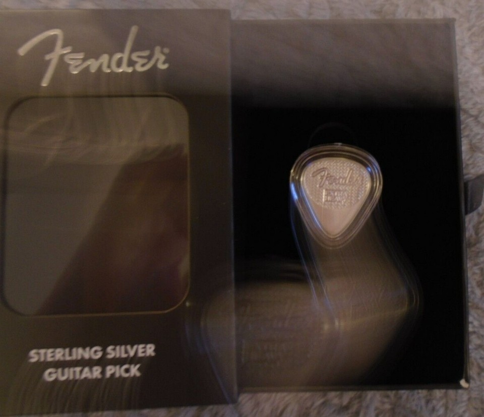 2021 - 5 GRAM .925 STERLING SILVER - FENDER - GUITAR PICK - PAMP SUISSE ...