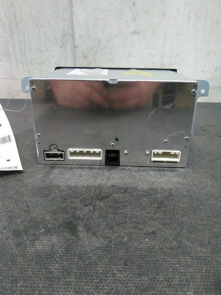 2015-2018 Nissan Versa Radio Receiver AM FM CD Receiver W/O Navigation ...