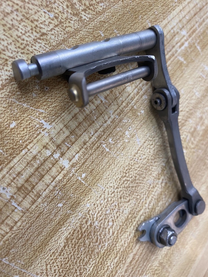 82 YAMAHA YZ 125 YZ125 POWER VALVE LINKAGE ROD ARM ACTUATOR ROD 1982 ...