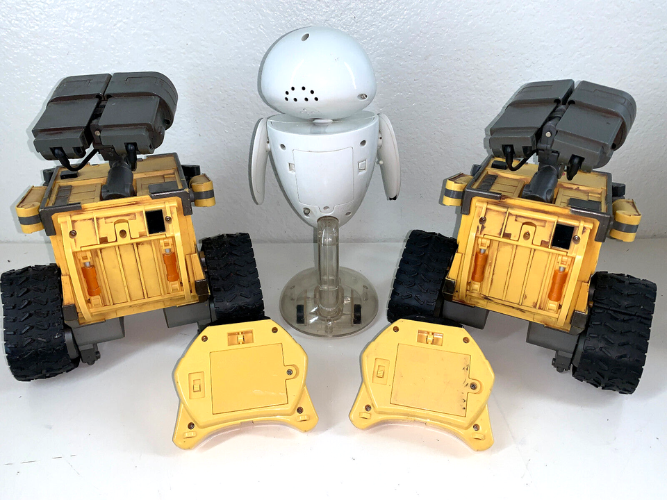 Disney Pixar Thinkway Remote Control U-Command Interactive Wall-E & Eve ...