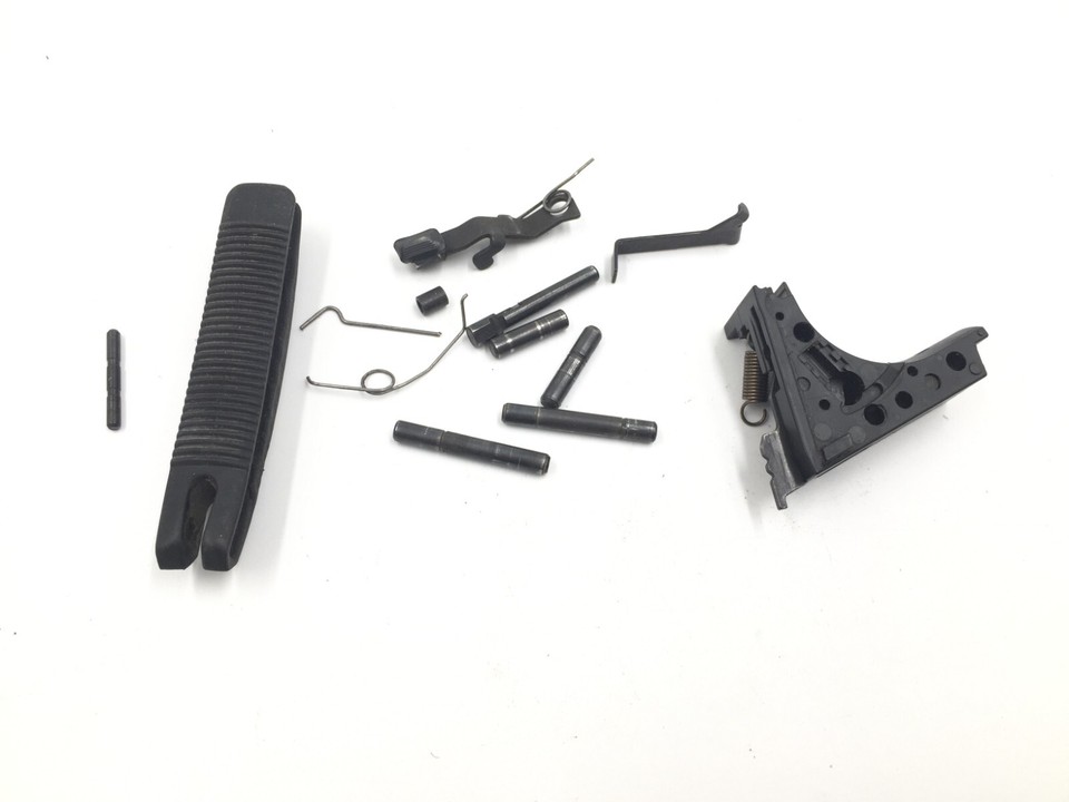 Ruger SR 40, 40 S&W Pistol Parts: Insert, Housing, Slide Stop, Springs ...