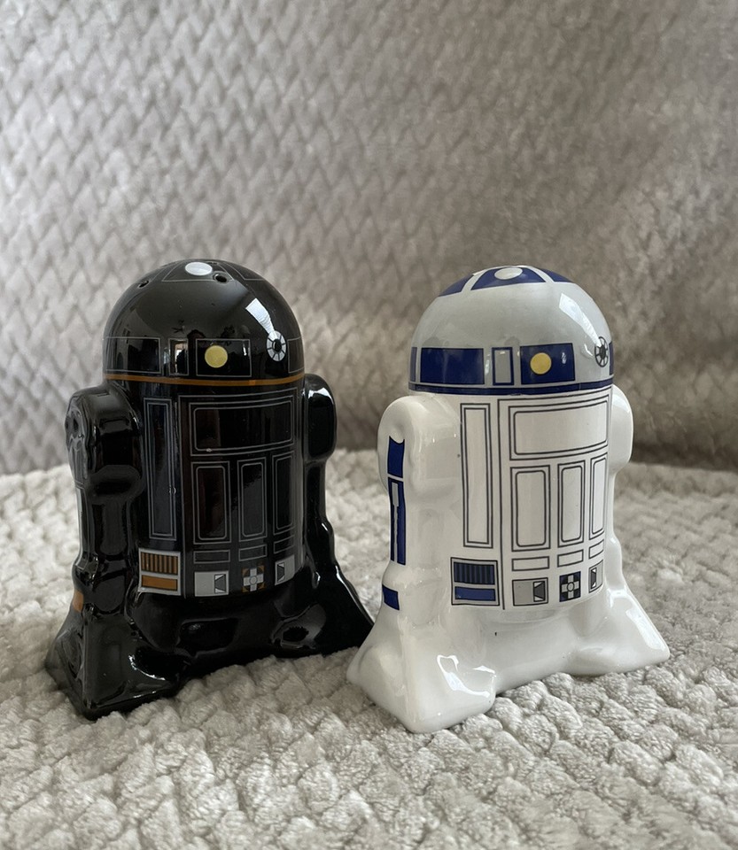 Disney Star Wars R2-D2 and R2-Q5 Ceramic Droid Salt and Pepper Shakers ...