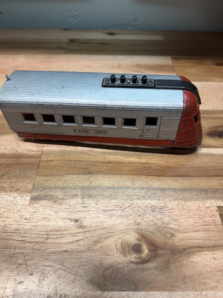 Lionel Prewar 1700E Red & Silver Junior Streamliner Loco Power Car ...
