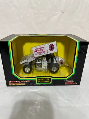 1994 RACING CHAMPIONS WORLD OF OUTLAWS 1:24 SPRINT CAR #0-- RANDY SMITH ...