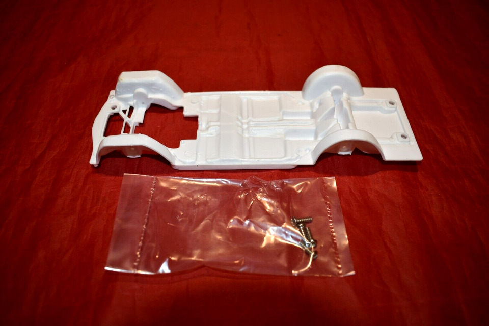 AMT 1966 Buick Wildcat Chassis 1/25 | eBay