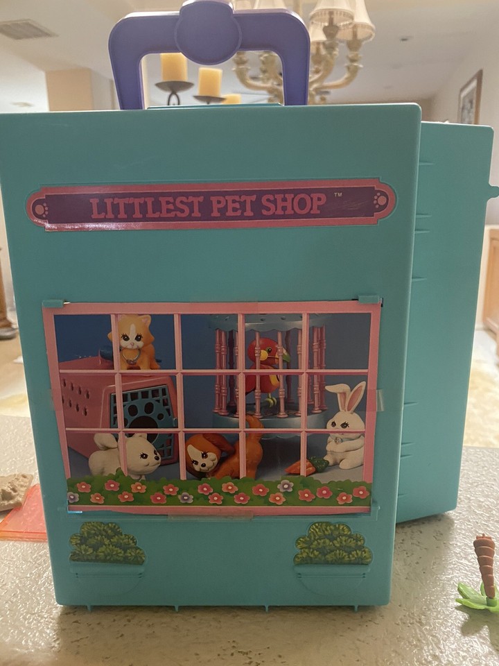 LITTLEST PET SHOP vintage Set (Pet Shop Carrying Case & Numerous Animal ...
