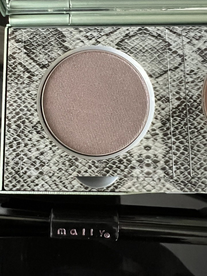 Mally Eyelift Shadow Palette Kit Darker And Lighter Taupe Plus Free ...
