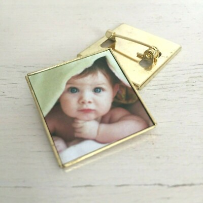 Personalised Gold Pin Badge / Photo Brooch, Custom Image Keepsake Logo ...