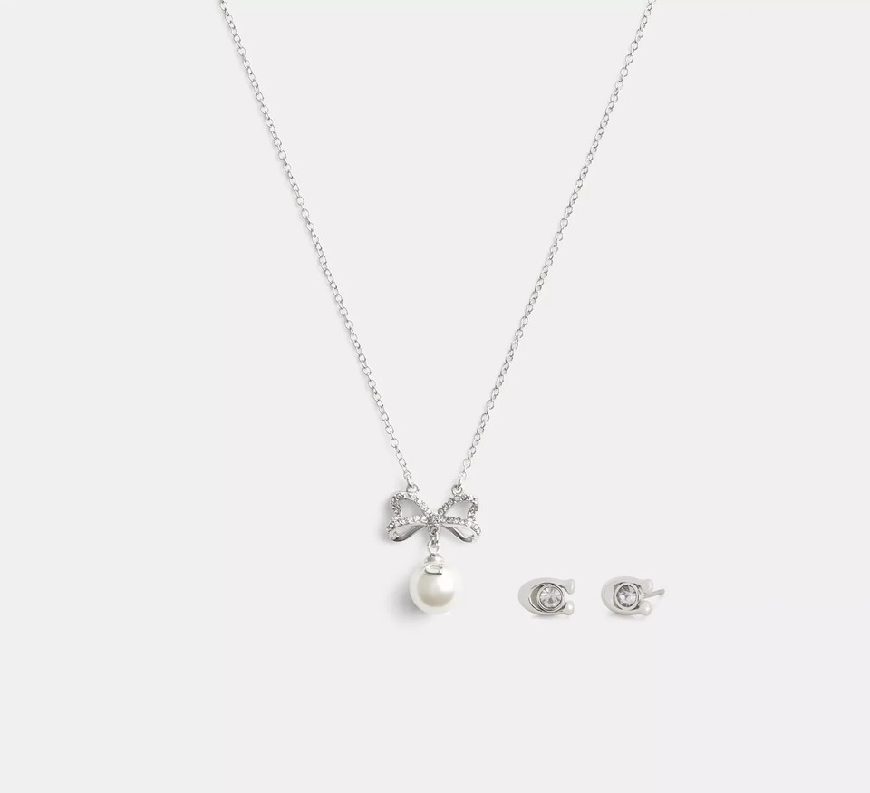 New with box COACH Bow Pearl Necklace/ Earrings Set 🎀 🎀 🎀 Holiday best ...