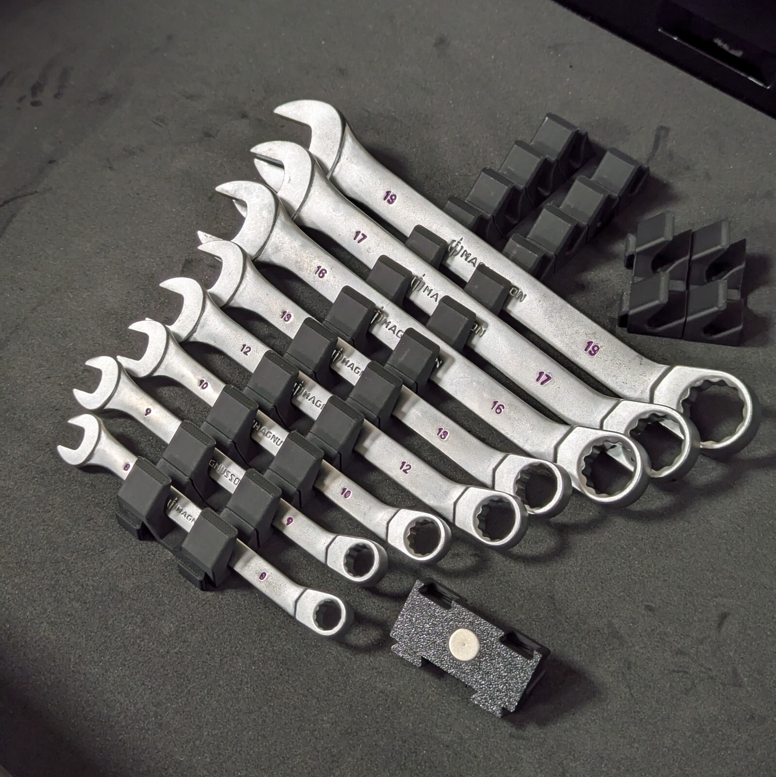 Magnetic Spanner Holder - Wrench Rack Stand - Mechanic Toolbox Drawer ...