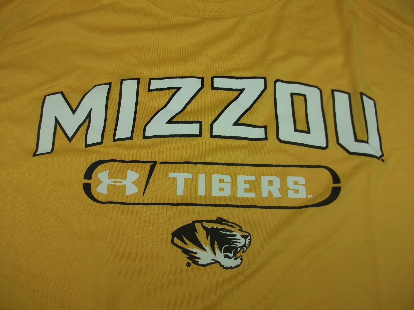 NEW UNDER ARMOUR MU MISSOURI MIZZOU TIGERS SHORT SLEEVE PERFORMANCE ...