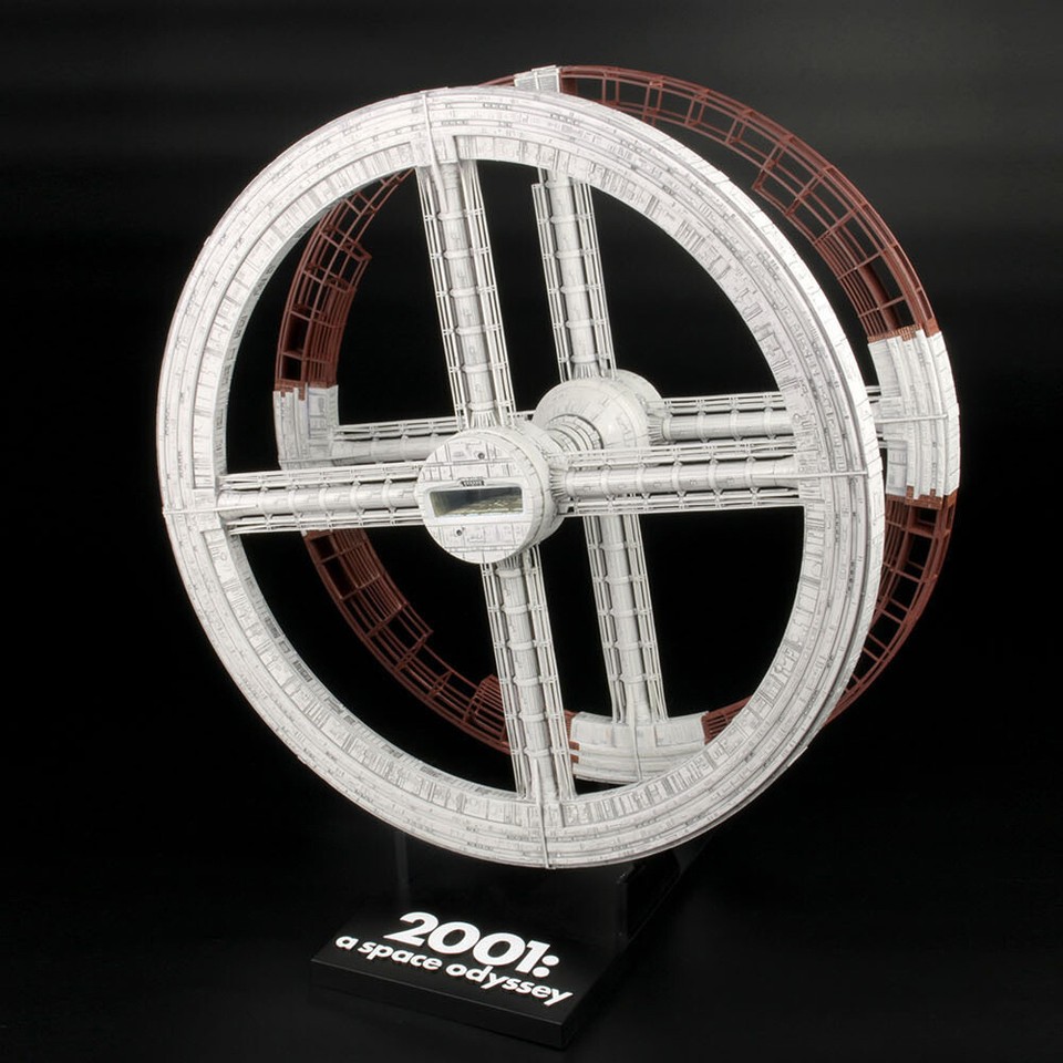 2001: A Space Odyssey Space Station V "Space Wheel" 1/2600 Model Kit ...