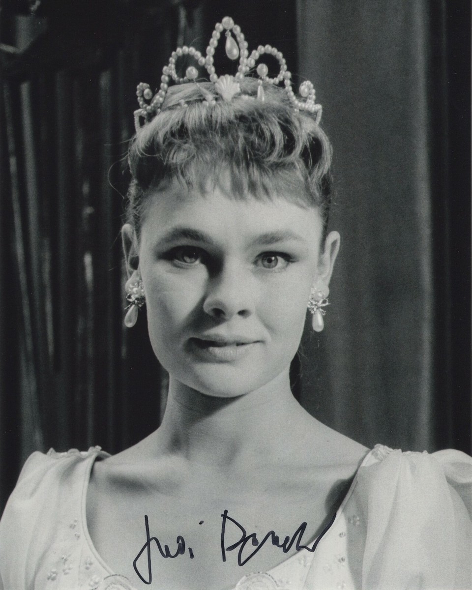 Judi Dench Und James Bond