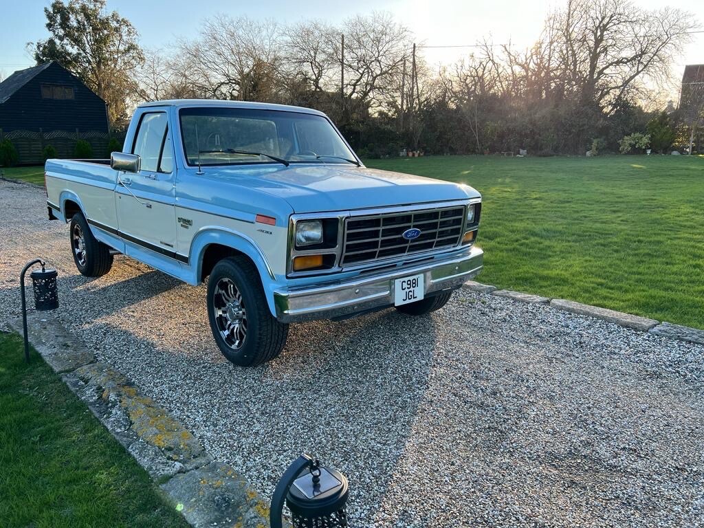 Ford F150 Fleet Side Long Bed Pick Up Truck Lariat Big Block V8 Petrol ...
