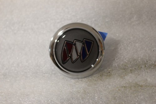 NOS NEW OEM 2000-2005 BUICK LE SABRE FENDER EMBLEM. 25713251 | eBay