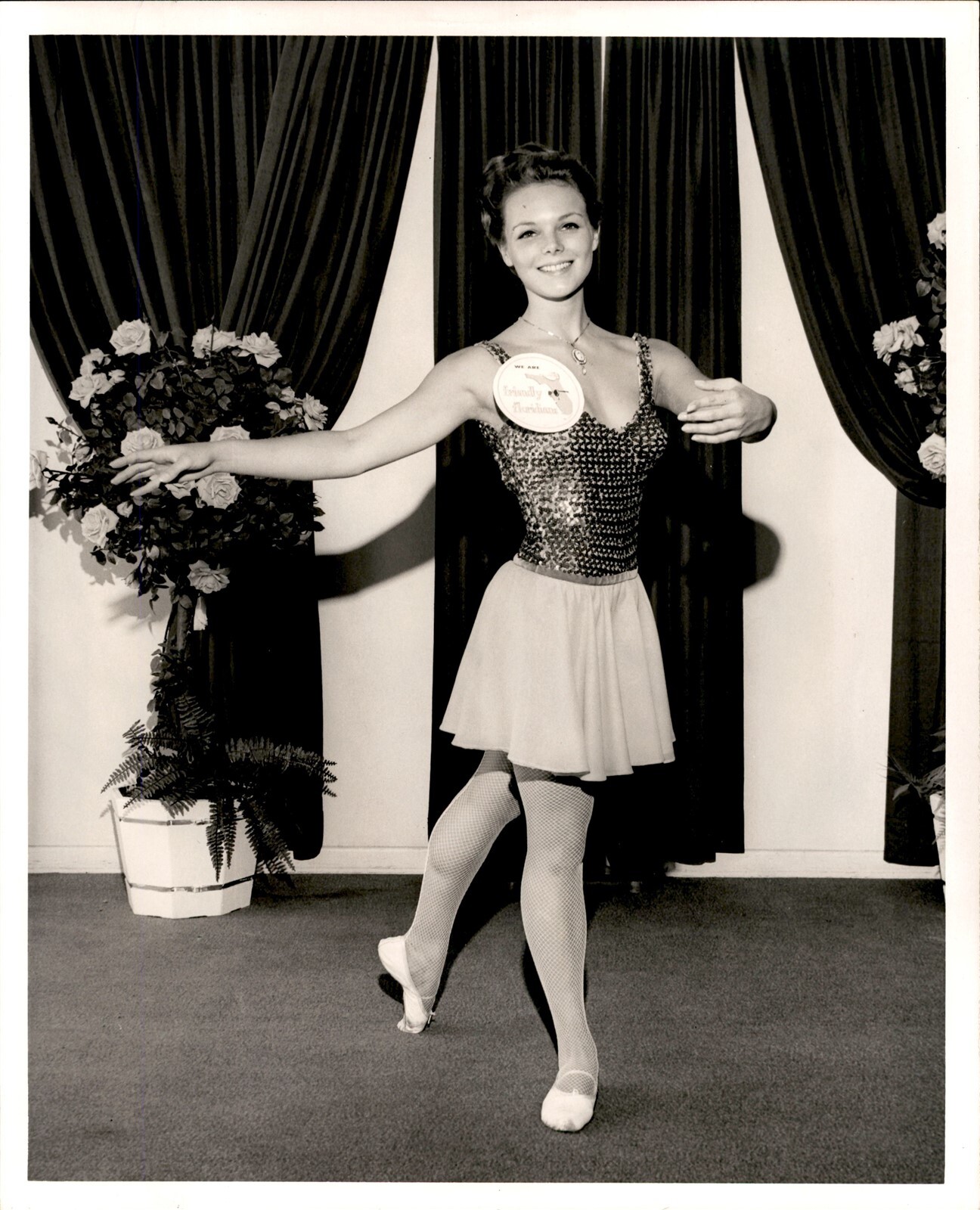 LG969 1969 Orig Photo HAPPY BEAUTY MISS FLORIDA LYNNE TOPPING FRIENDLY ...