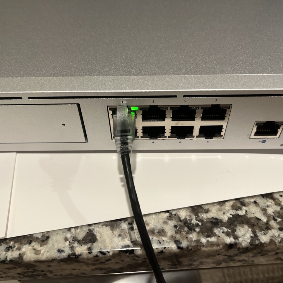 Ubiquiti UDM-PRO UniFi Dream Machine Pro All-in-one Enterprise Security ...