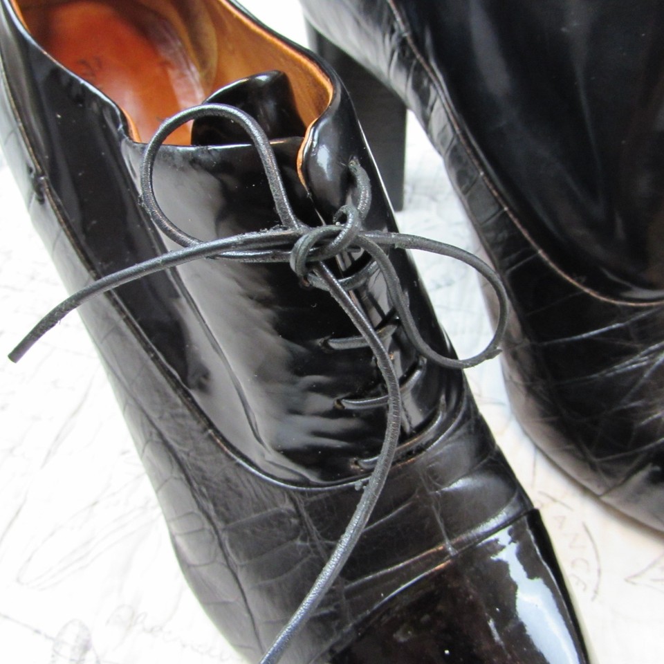 Pour La Victoire Black leather /patent Oxford Lace-up block Heel shoe ...