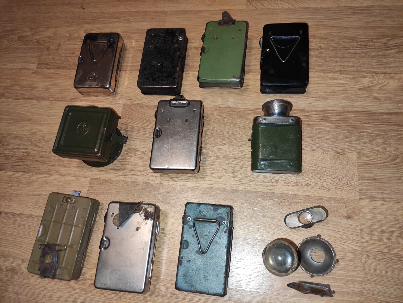 LOT OF 11 VINTAGE POCKET FLASHLIGHT SIGNAL TORCH LIGHT LAMP LANTERN ...