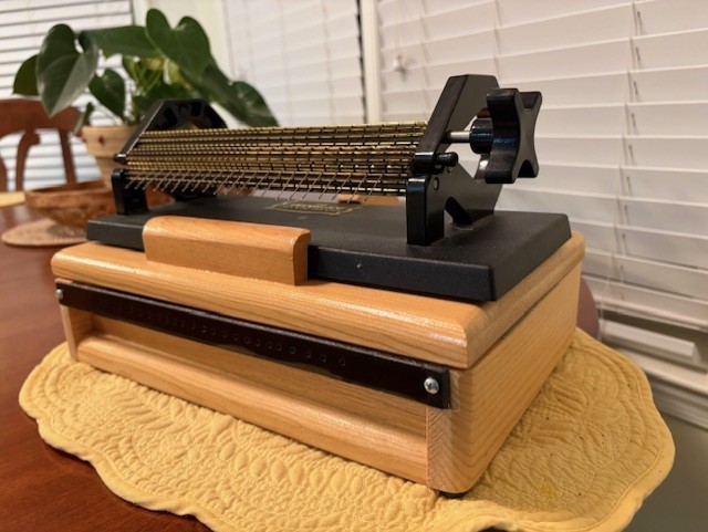 Amanda-Jane Smocking Pleater (Australia) w/ Wood Base Thread Box ...
