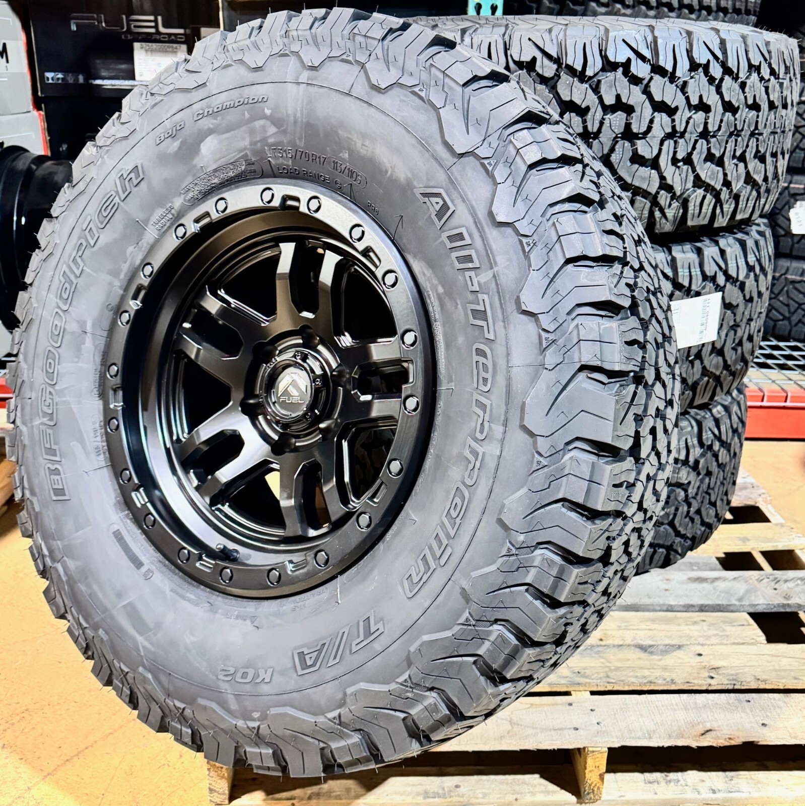 4) 17x9 Fuel Ammo D700 Wheels 35" BFG KO2 AT Tires 6x135 Ford F150 ...